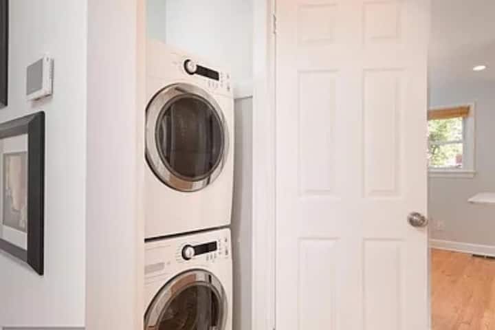 3br Dc Home W/ Wifi + Parking – Long Stays Welcome - Washington, DC