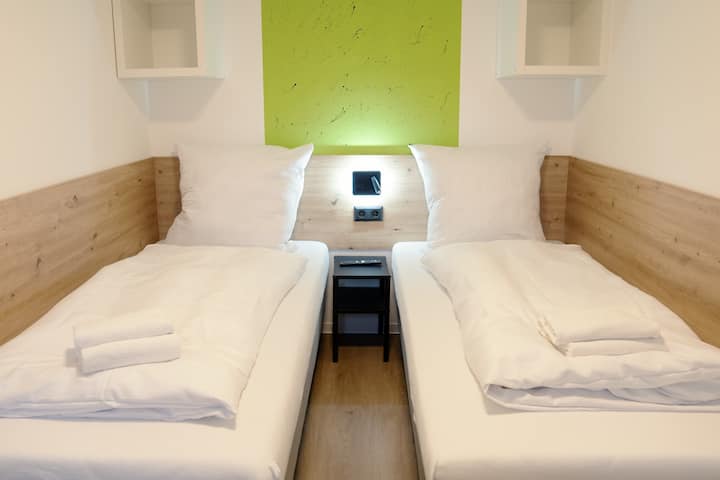 Hive Apartments - An Der B6 Giesen Für 4 Personen - Hildesheim