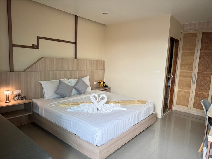 Double Deluxe Room 3mins Walk To Jungceylon Patong - Patong Beach