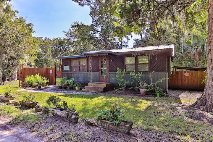 Bungalow On The Blvd. River Close By - Homosassa