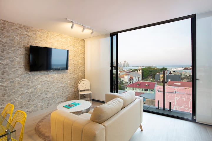 180° Casco Viejo Views, Pool & Coworking - Panama
