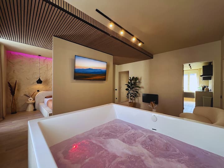 Harmony Room · Suite Romantique Avec Balnéo - Angers