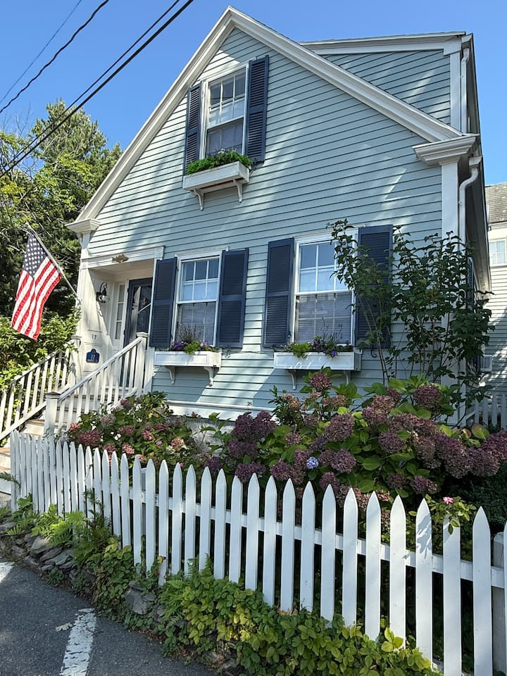 The Little Blue Cottage - Salem, MA