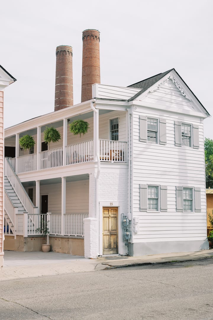 Downtown - Near Historic Cigar Factory W/ Parking - Charleston, SC