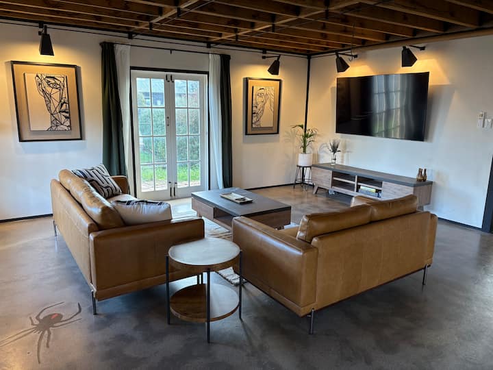 The Podium - Modern Cottage - Central Oatlands - Tasmania