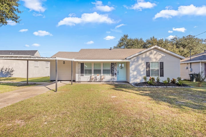 “Something Blue” Bridal Cottage - Lake Charles, LA