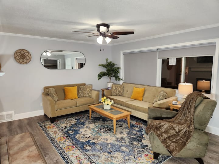 Minutes To Wfu, Malls, Downtown | Renovated+serene - Winston-Salem, NC