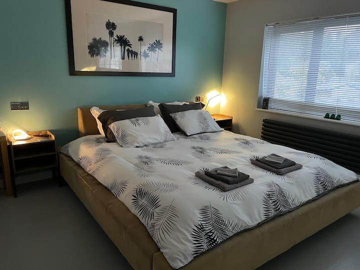 Super King, Double Bedroom (2), Ensuite, Watford - Watford