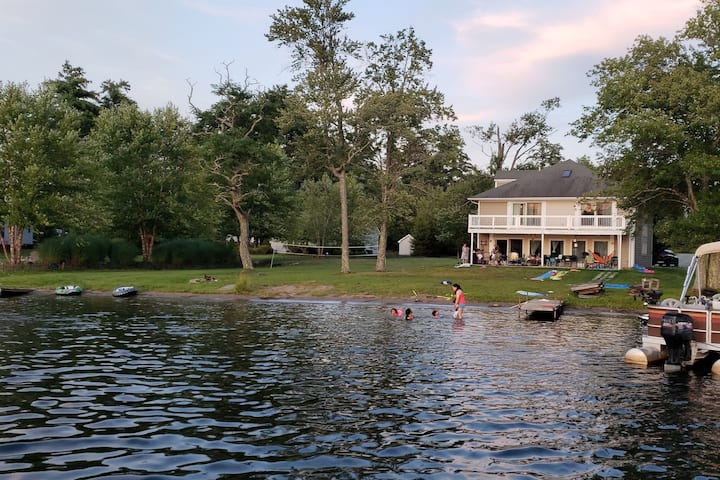 Family Lake House+game Room+private Dock - Bethel, NY