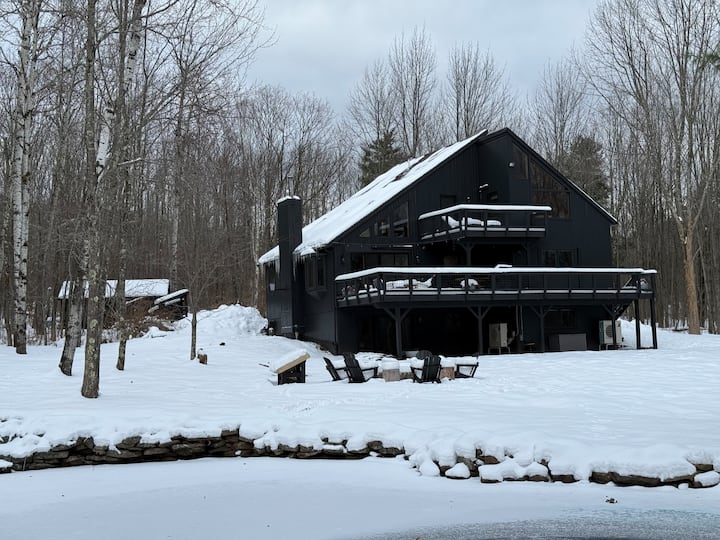 Stunning Retreat Near Ski Slopes - Windham, NY