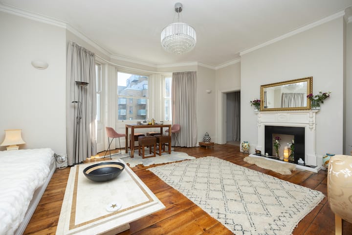 Host & Stay | St Aubyns Coastal Retreat - Brighton