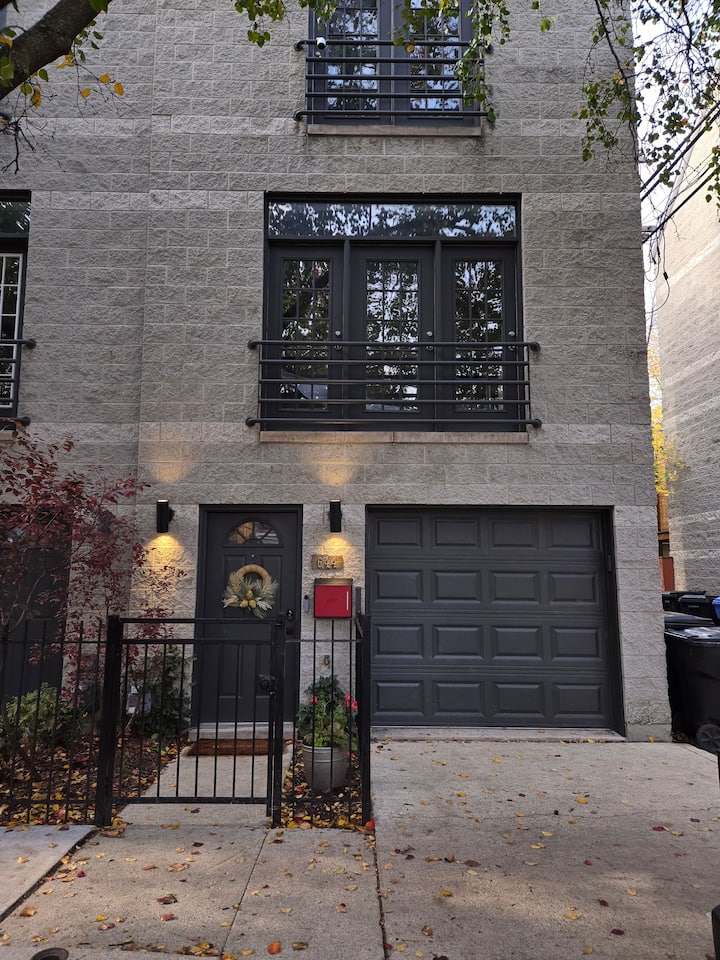 Chicago West Town Row House - Chicago, IL