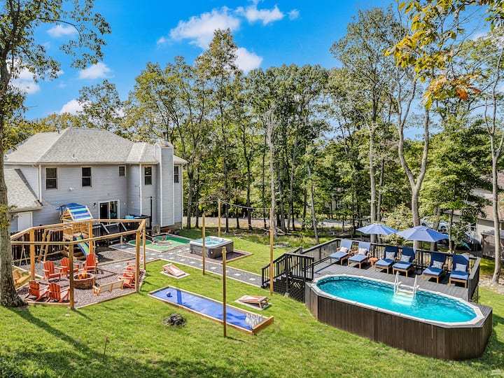 Pocono Dream House | Heated Pool, Fire Pit, Games! - Delaware Water Gap, PA