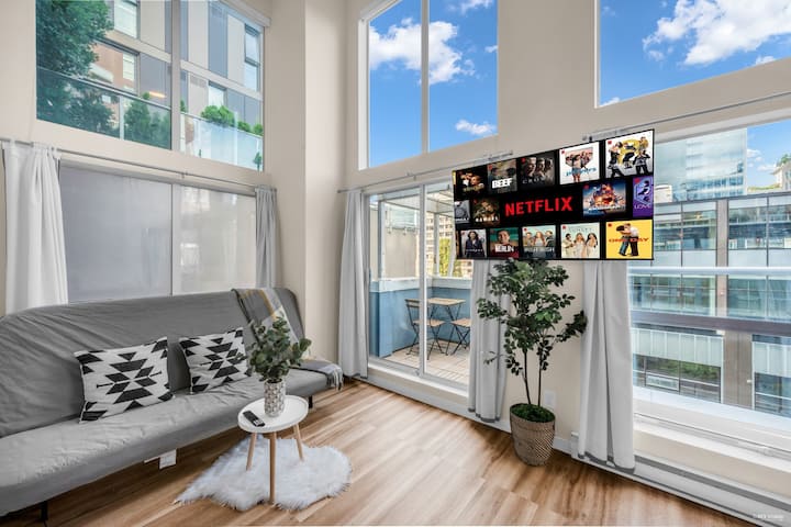 Comfort Loft: Stylish Stay In Prime Location - Vancouver