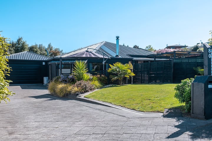 Te Aroha Whare - Taupo