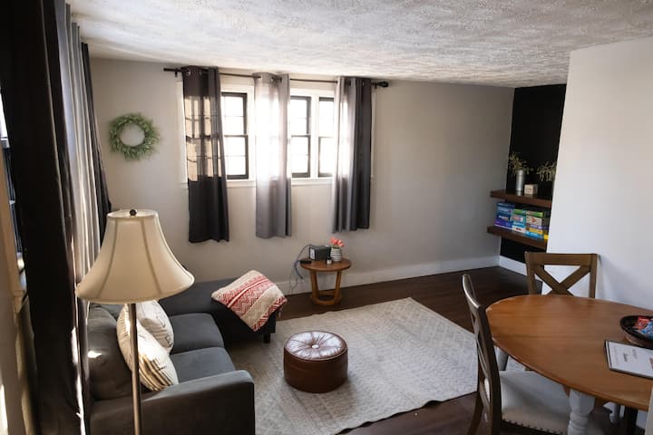 Nebraska Nest + 3br In Duplex + Hastings - Hastings, NE