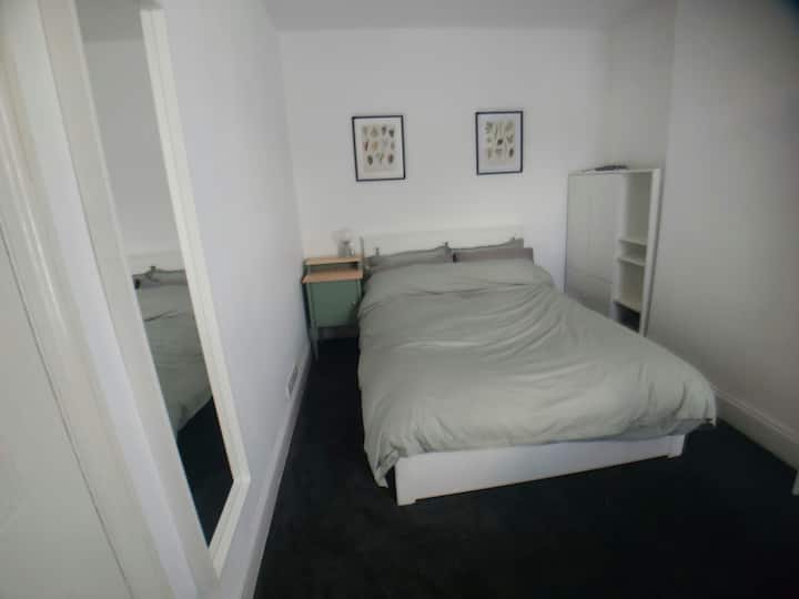 Beautiful Room In Bristol - Bristol