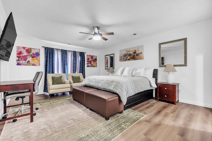 Sleek & Elegant 5br Brick Home For Modern Living - Germantown, TN