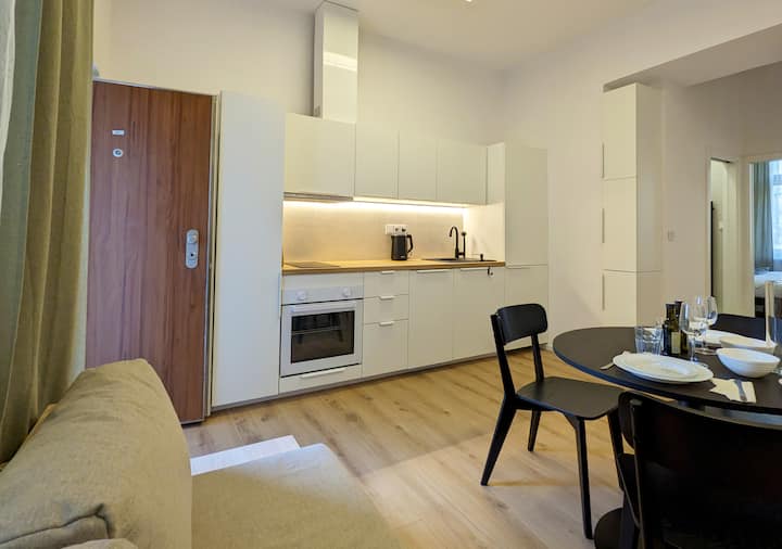 Typical Tiny ŽIžkov Apartment - Prague