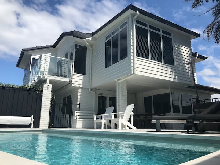 Luxury Family Getaway - Papamoa
