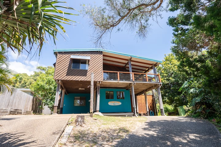 Tree & Sea + Sleeps 11 - North Stradbroke Island