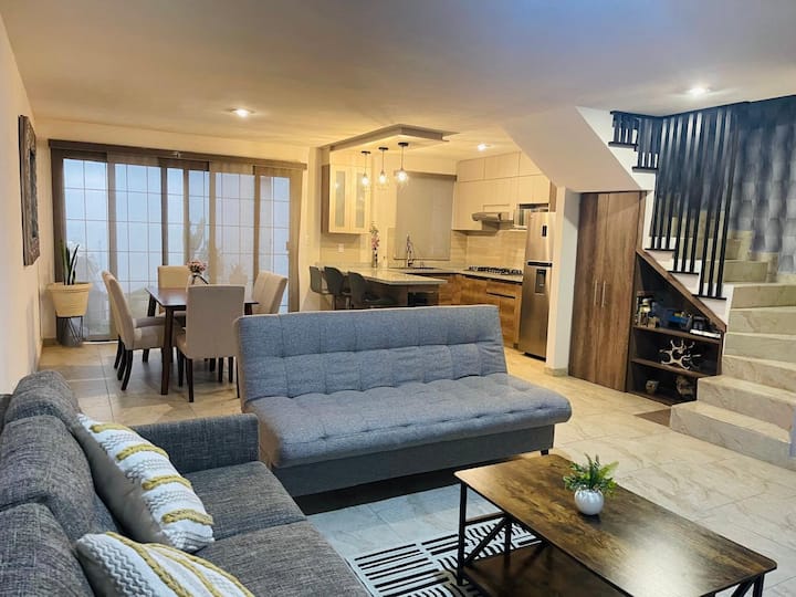 Amplia Y Cómoda Casa - León