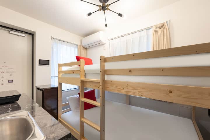 Near Shinjuku Station/b02 - Tokyo