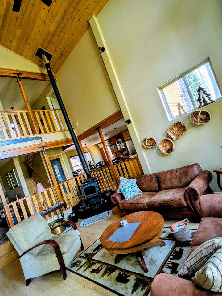 Pine Hill Home - Arnold, CA