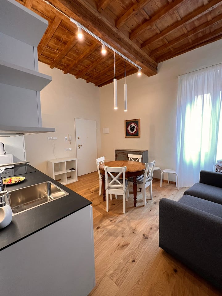 Firenze Ponte Vecchio 2 Bdr 2 Bth Right - Florence