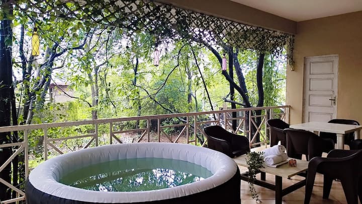 Beautiful Villa In Khandala With Hot Tub - Lonavla