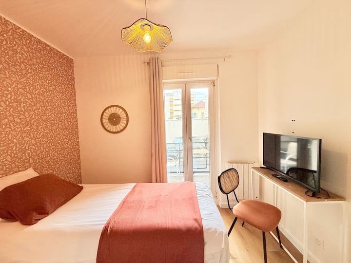 M97*marquer*studio Cosy Avec Balcon Ensoleillé - Annemasse