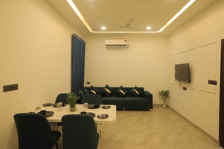 Snowdrop Home Premium 2bhk Homestay In City Centre - Udaipur