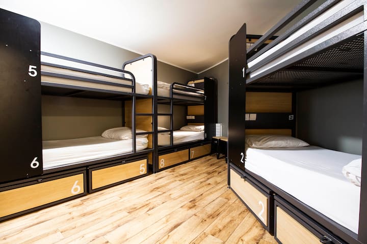 Generator - Private 8-bed Room - Dublin