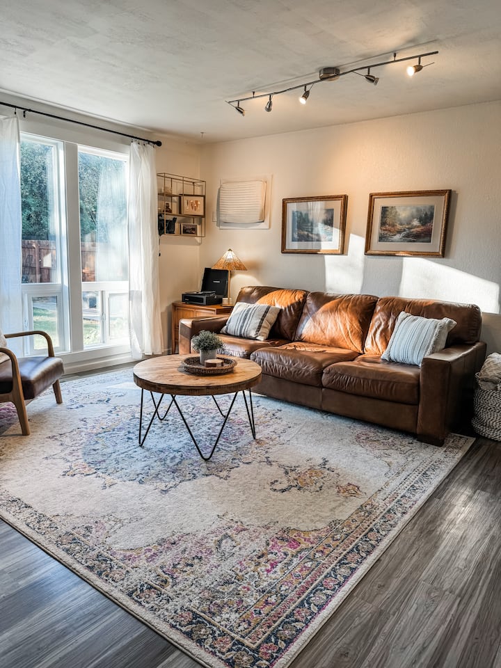 Clean|quiet|2bdrms|south Hill Rental W/ Garage - Spokane, WA