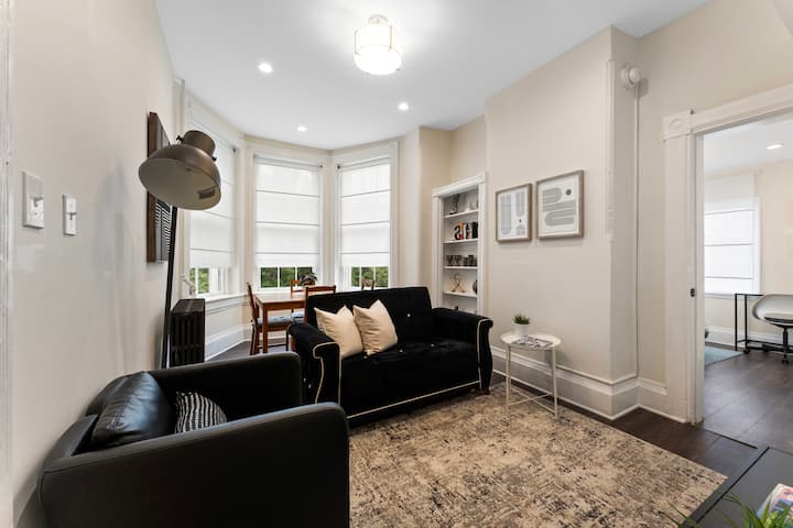 3 Br In Lincoln Park With Park Views | 1 Month + - Washington