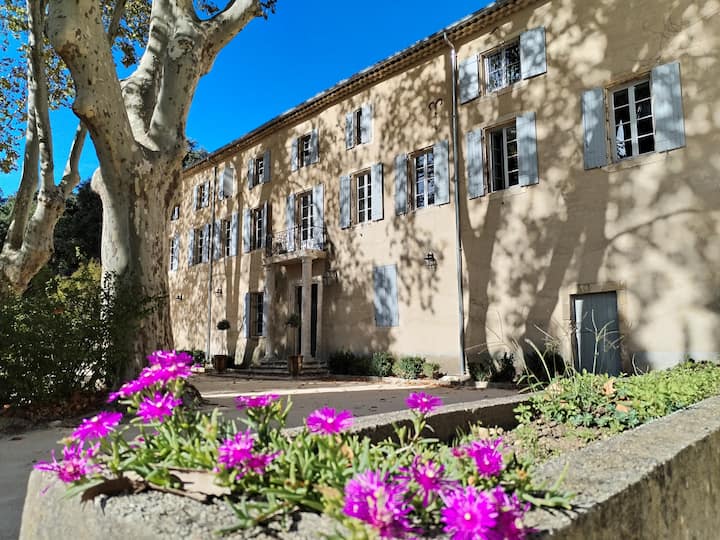 Château De L'olivète 13 Chambres - 40 Personnes - Bagnols-sur-Cèze