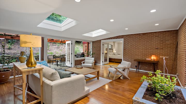 Stay,work,thrive:premier House - Falls Church, VA