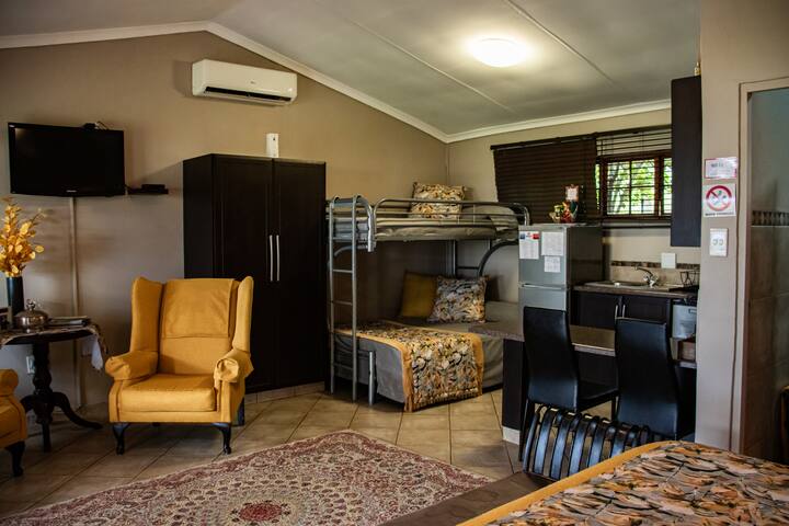 Drakensview Self-catering Family Apartment - Winterton