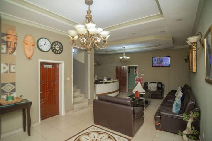 Charming Retreat +Free Breakfast - Lubumbashi