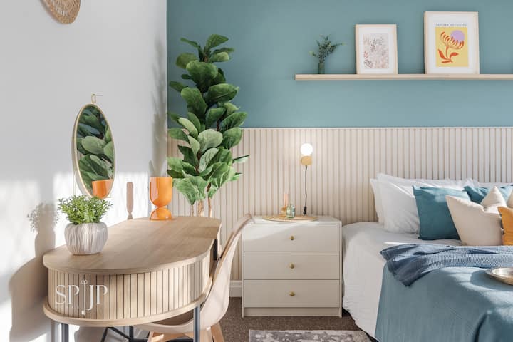 Charming 4-bed House In Hornchurch, Free Parking - Romford