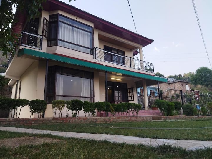 3 Bedroom Chail Heights Valley Villa - Chail
