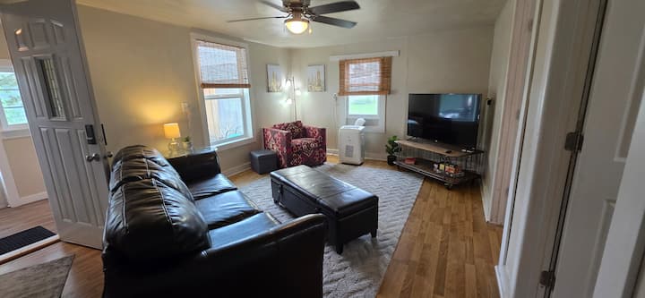 Little Crooked Ol' Farmhouse - Guernsey, WY