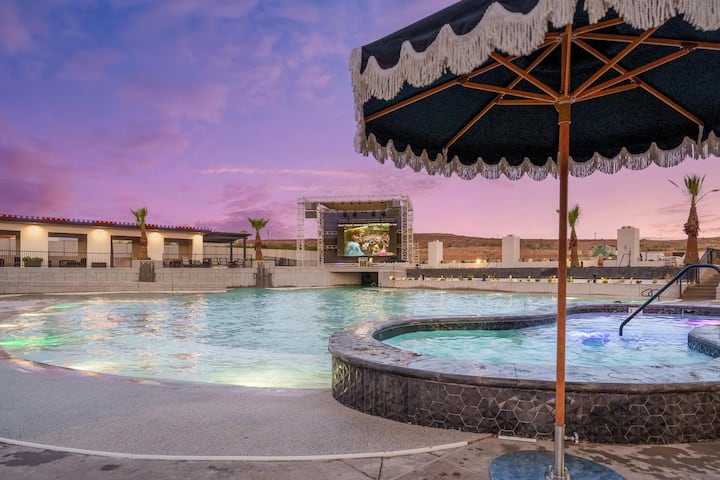 Desert Dwelling | Private Spa | Waterpark Included - Utah