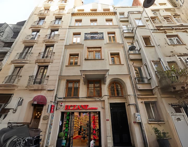 Stunning 2br 1 Min Metro&galata - Istanbul