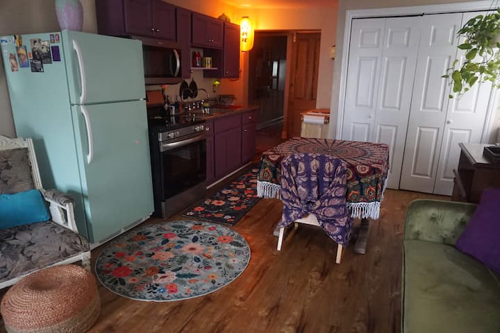 Artbnb Near The French Quarter: 3 Bedroom 1.5 Bath - New Orleans, LA