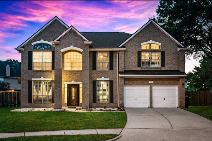 Luxury 5br Home W/ Heated Pool In Spring, Tx! - Spring, TX