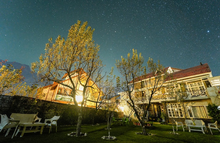 Swiss Cottage 4 Bhk- Parking+power Back-up+garden - Manali