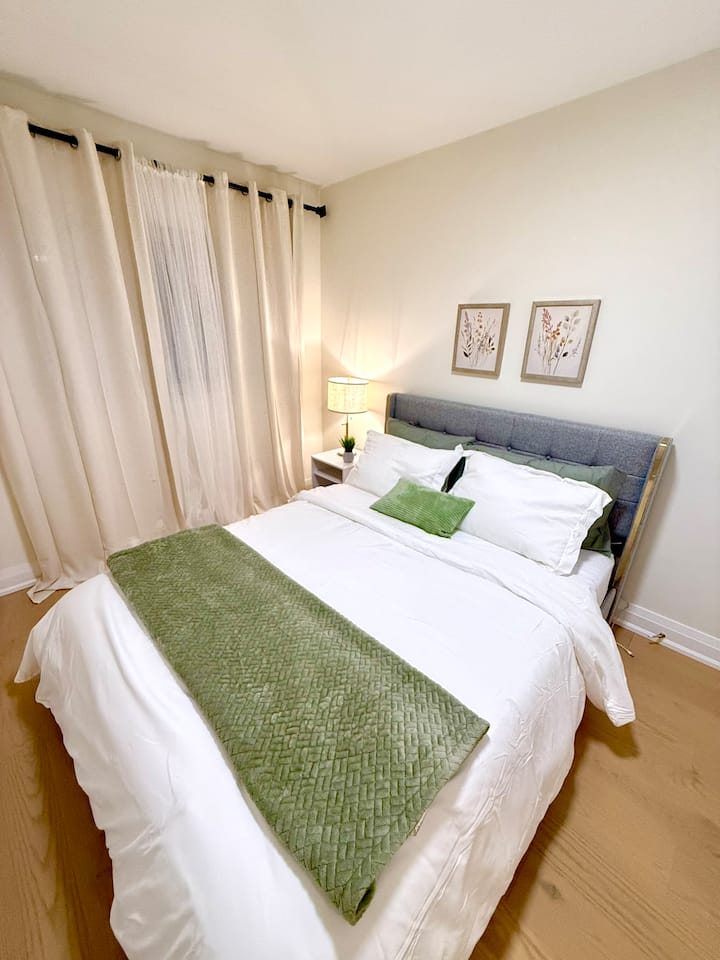 Cozy And Modern 2br Getaway Trinity Bellwoods - Toronto