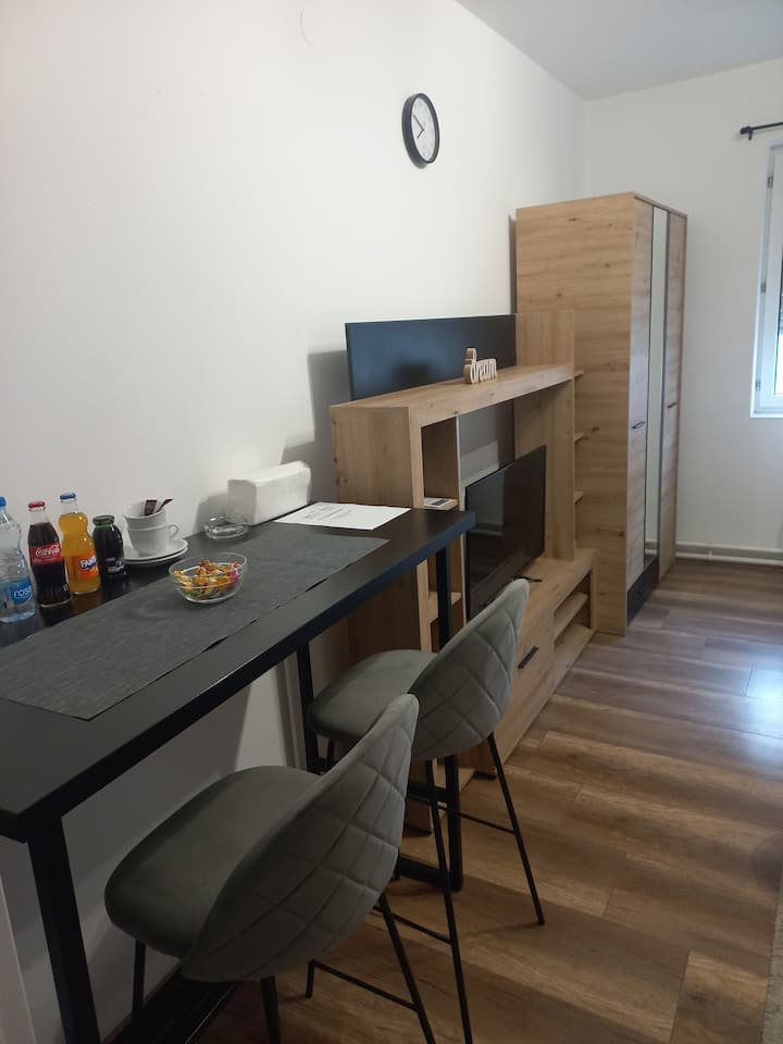 Lux Apartman Sa Kupatilom - Novi Sad