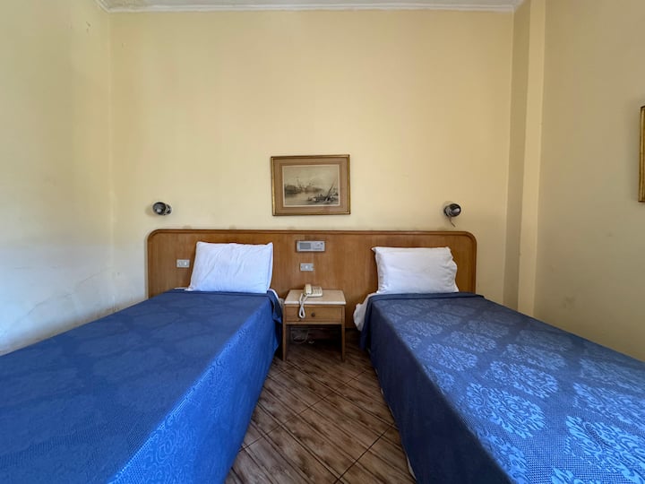 Hotel Room With Breakfast D1 - Alexandria